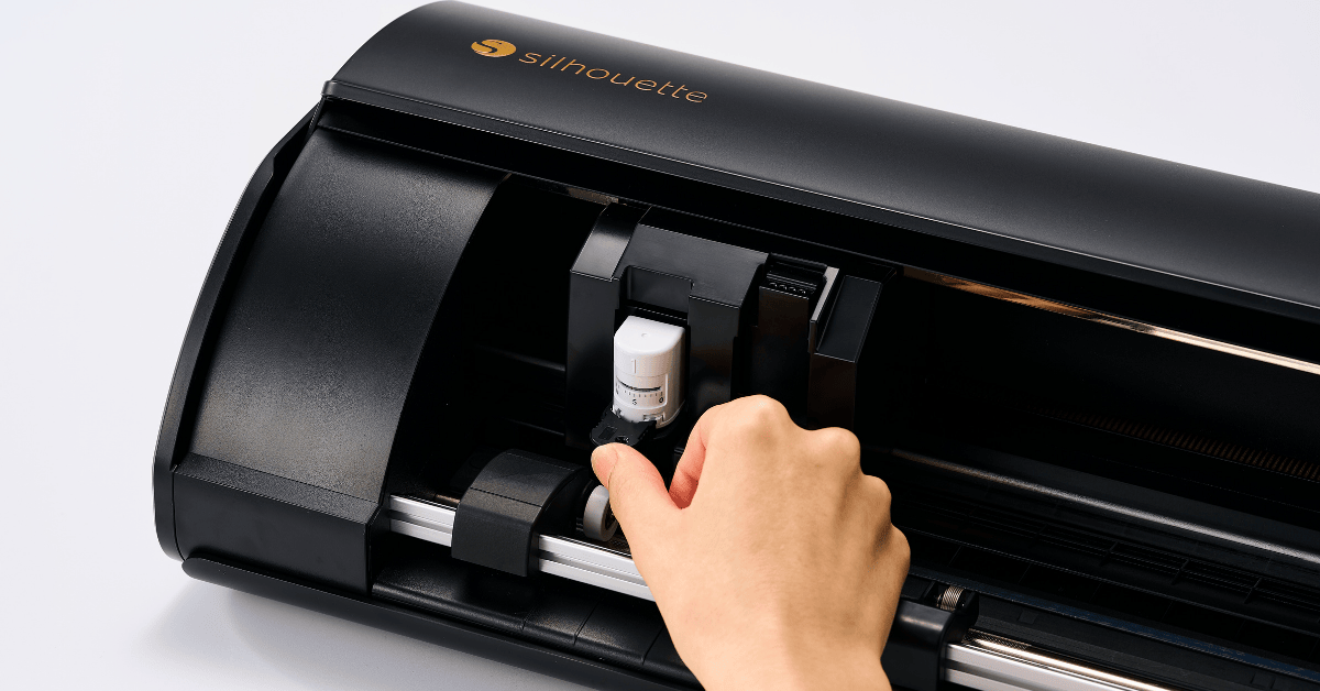 Explore the Silhouette CAMEO5α Alpha PLUS Cutting Machine